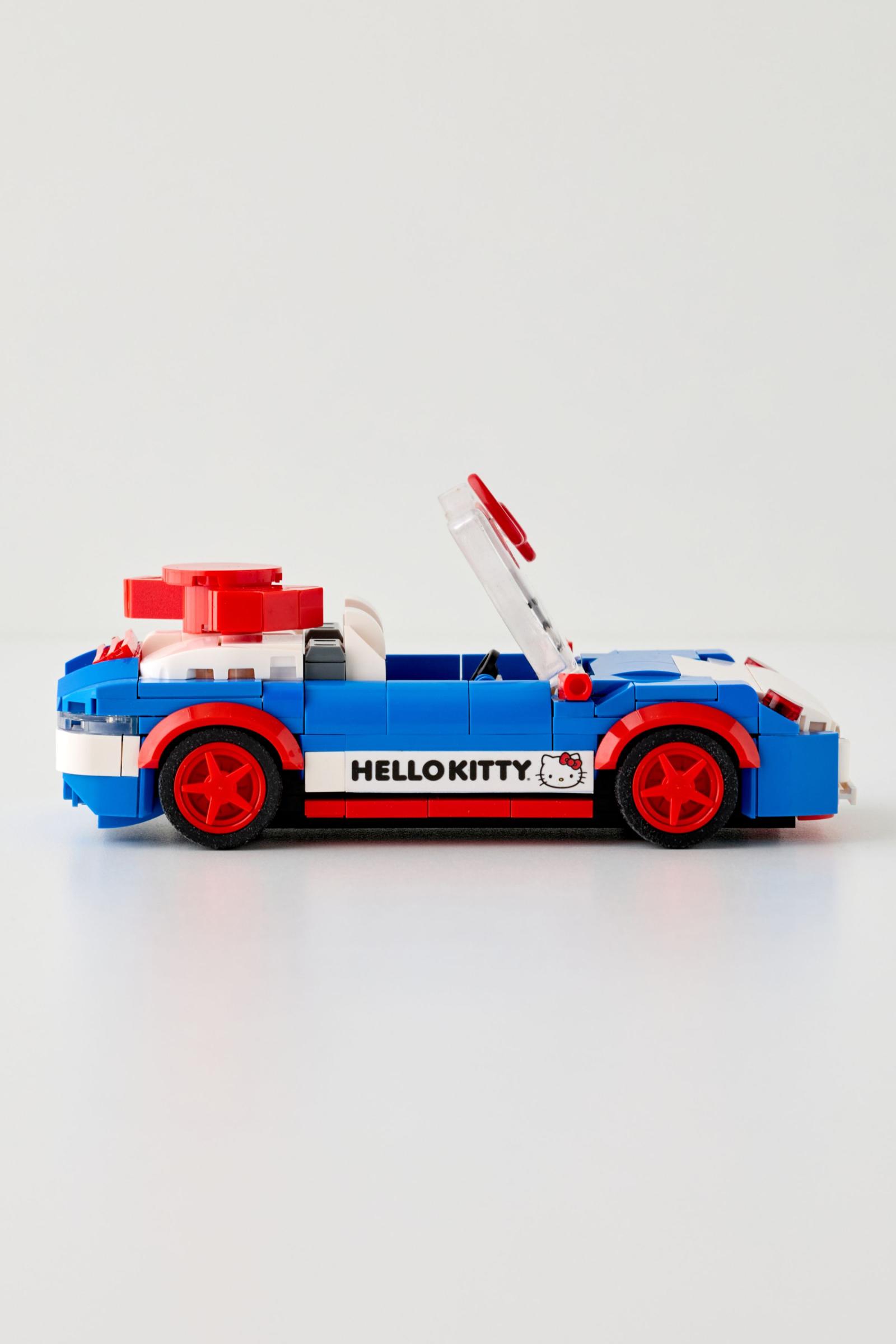 Brickcraft Sanrio Hello Kitty Convertible Building Brick Set | Urban ...