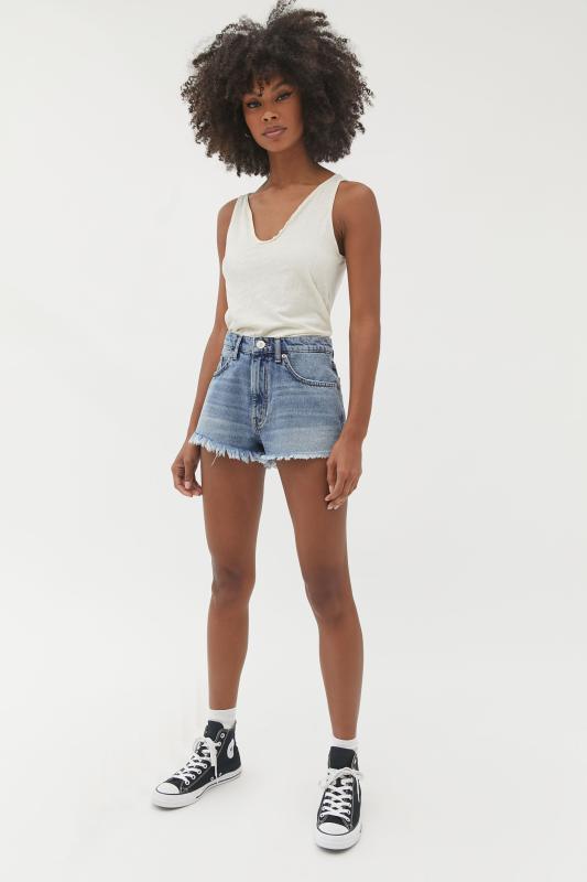 BDG Essential Mid-Rise Cutoff Short – Medium Indigo | Urban Outfitters ...