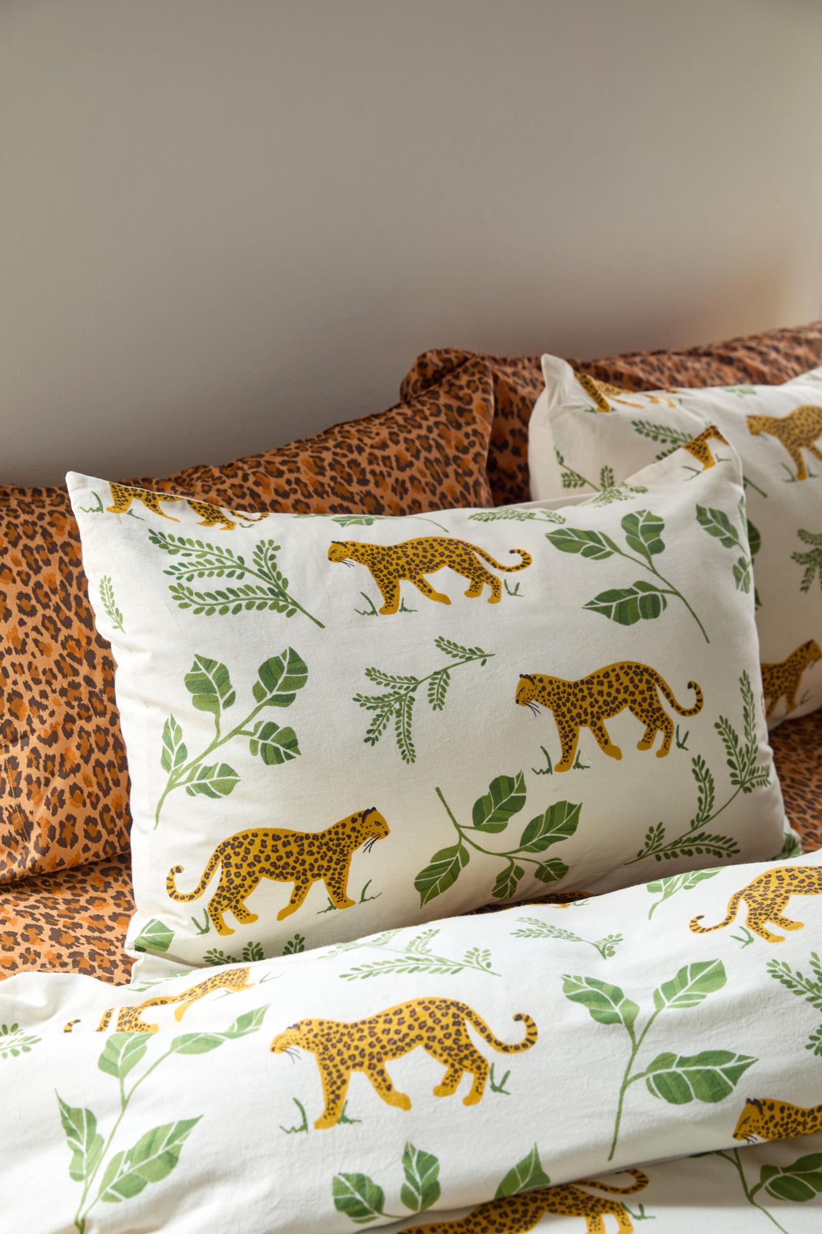 Prowling Leopard Sham Set | Urban Outfitters Japan - Clothing, Music ...