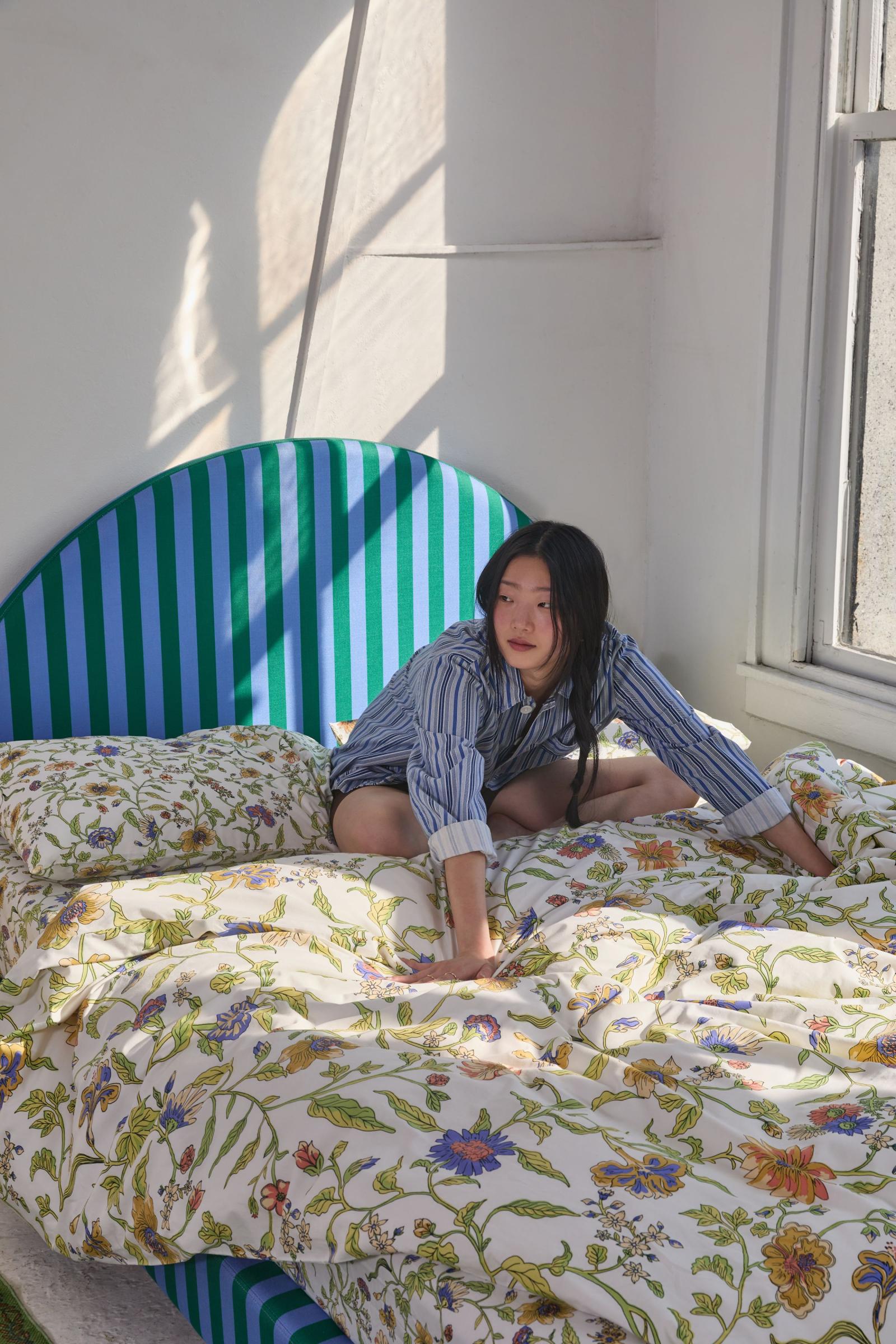 Ella Vine Floral Pattern Duvet Set | Urban Outfitters Singapore ...
