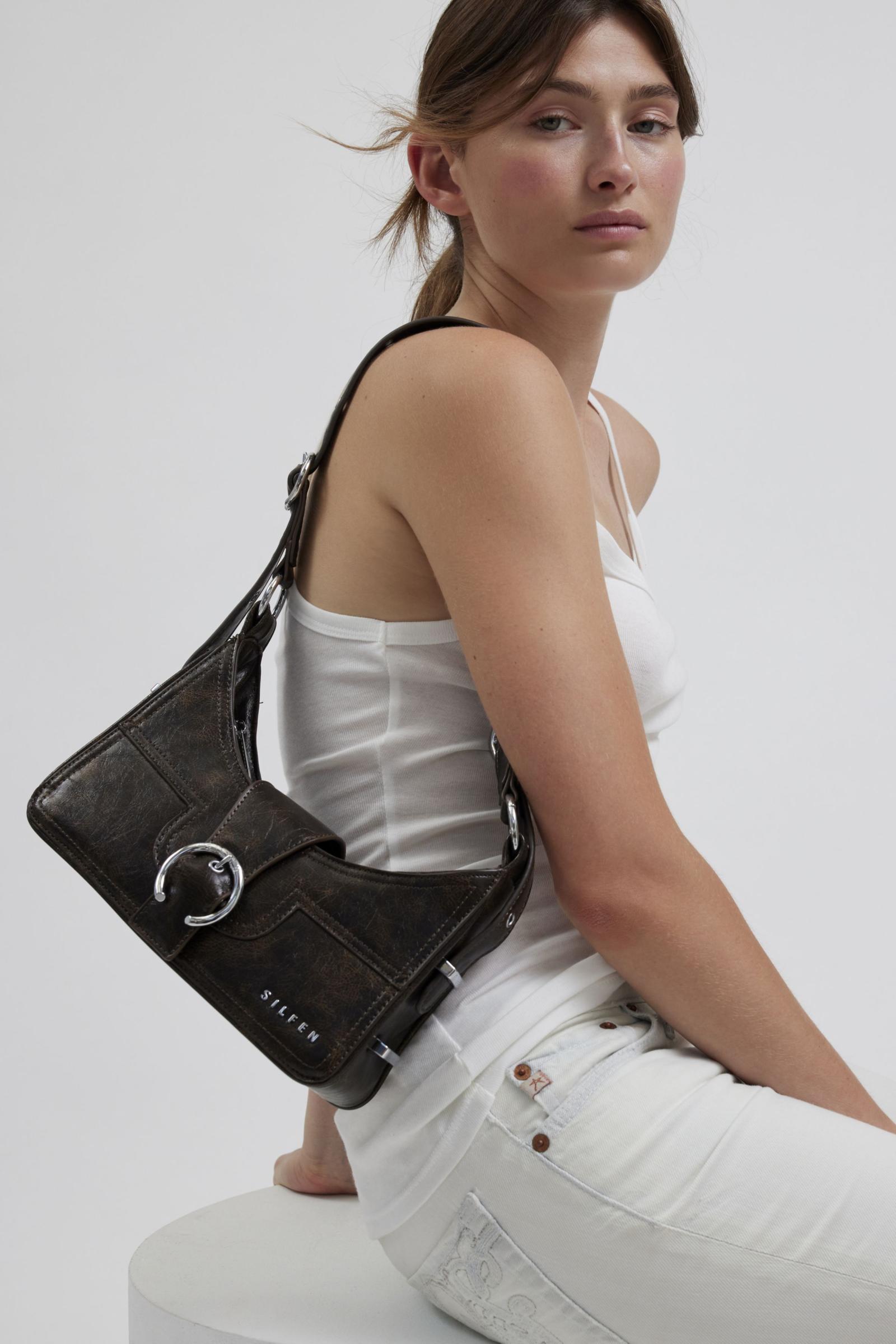 SILFEN Bolsa Alba | Urban Outfitters México - Ropa, música, hogar y ...