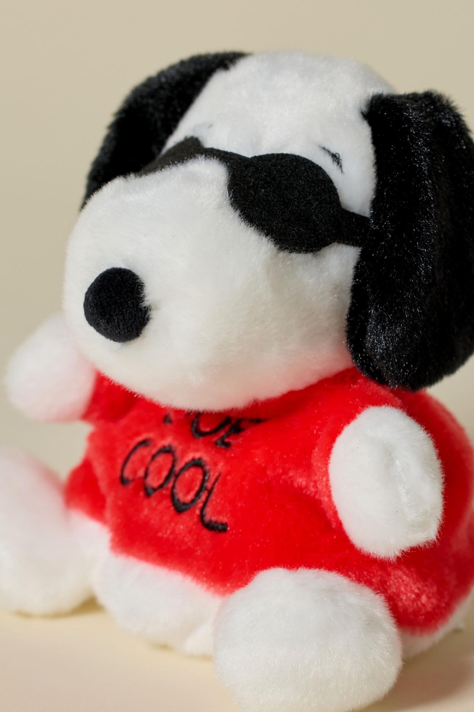 Peanuts Snoopy Joe Cool Mini Plushie | Urban Outfitters Japan ...