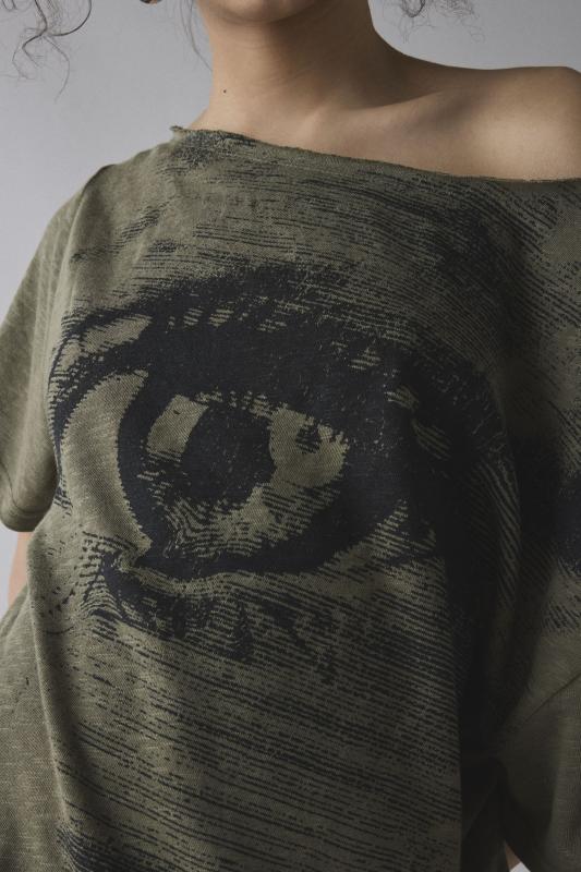 BDG Courtney Eye Graphic Off-The-Shoulder Slouchy Tee | Urban ...