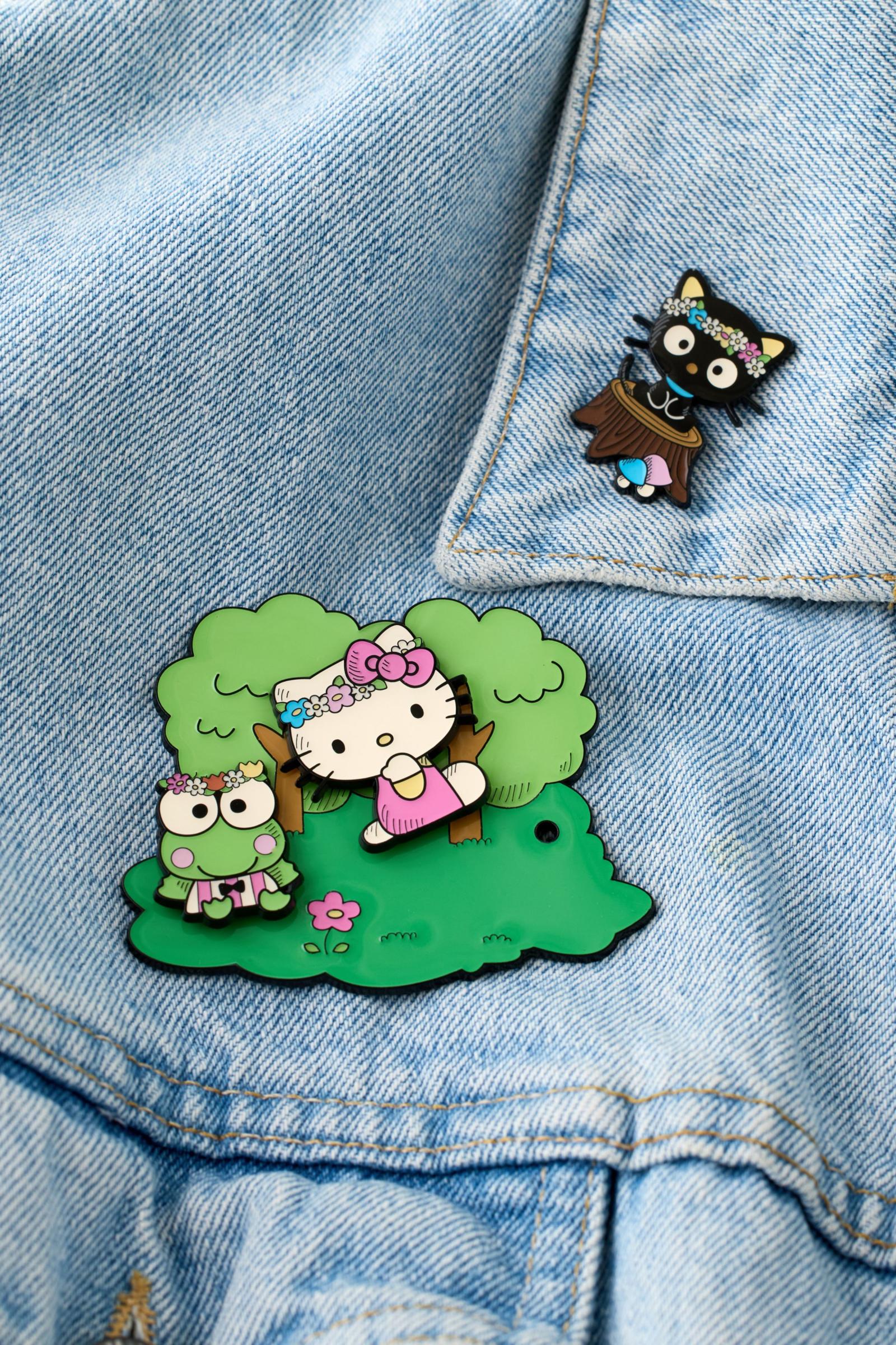 Sanrio Hello Kitty Tree Enamel Pin Set | Urban Outfitters Mexico ...