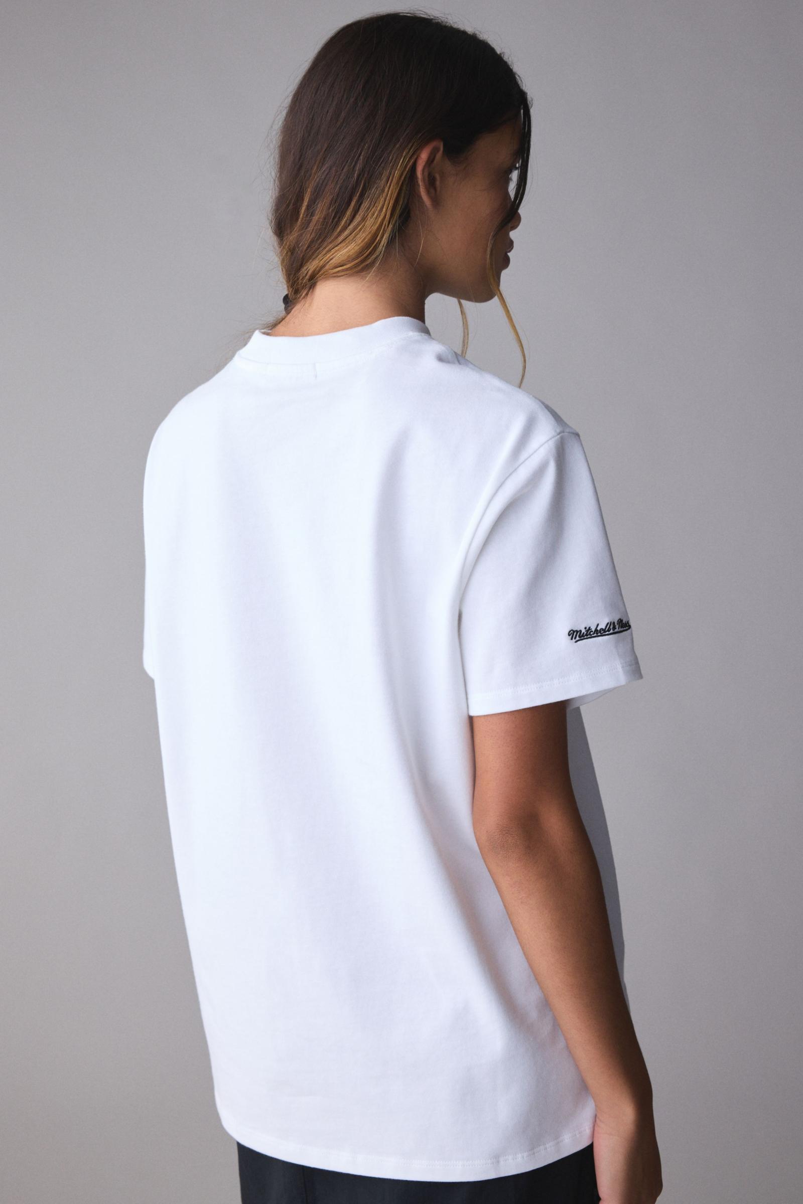 Mitchell & Ness MLB LA Dodgers Graphic Boyfriend Tee | Urban Outfitters México - Ropa, música ...