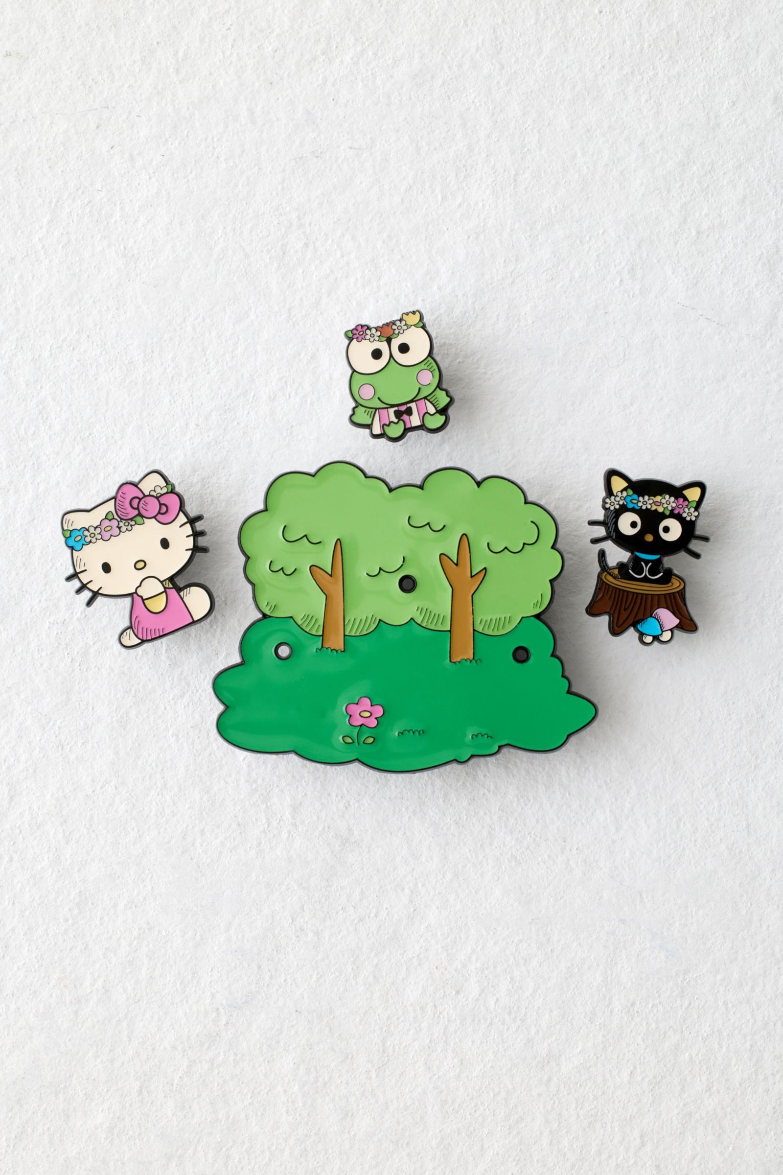 Sanrio Hello Kitty Tree Enamel Pin Set | Urban Outfitters Mexico ...