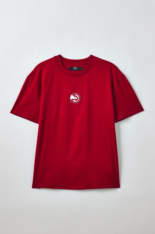 Pro Standard UO Exclusive NBA Atlanta Hawks Graphic Tee | Urban ...
