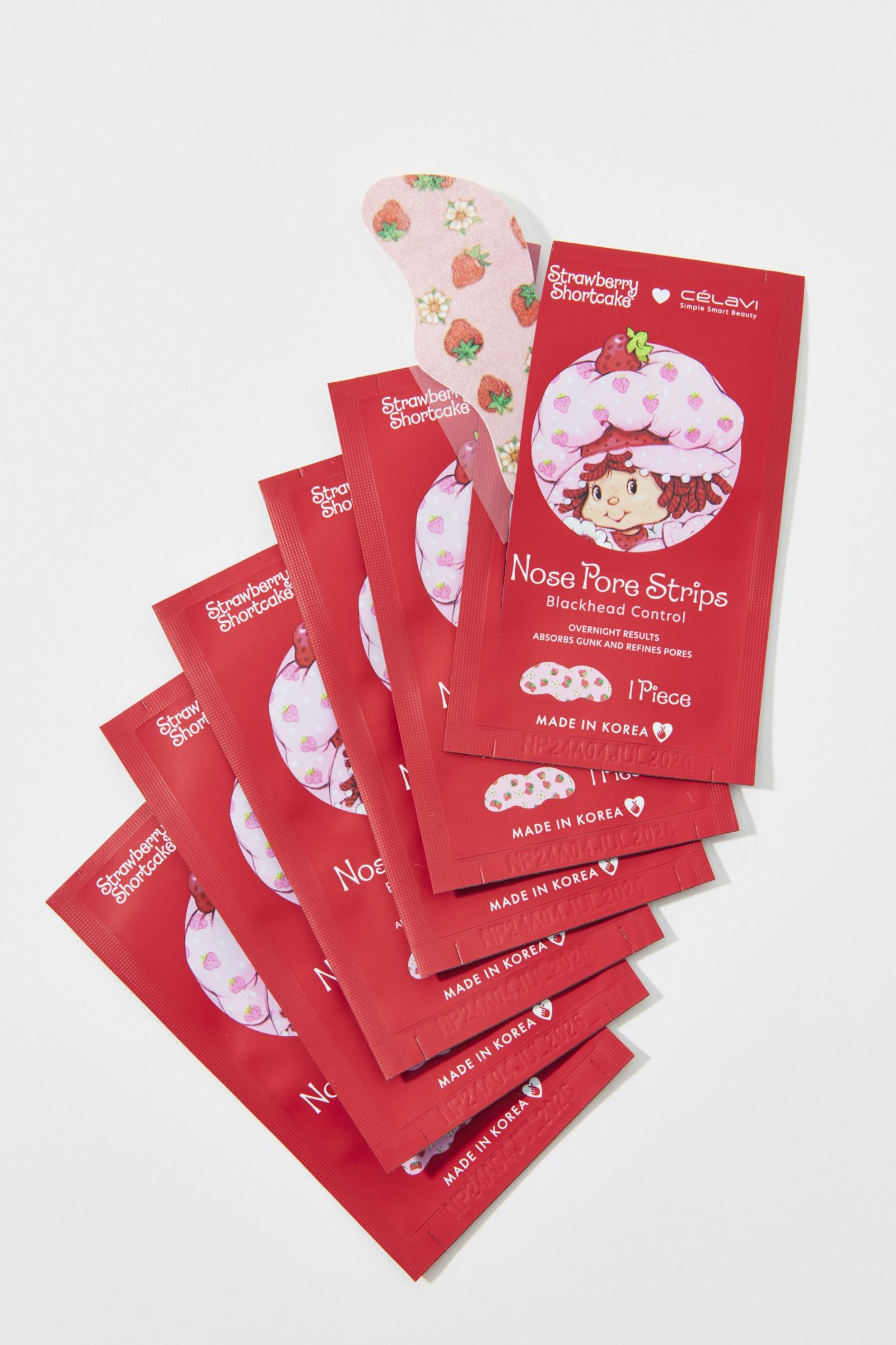 Célavi X Strawberry Shortcake Nose Pore Strip Set | Urban Outfitters ...
