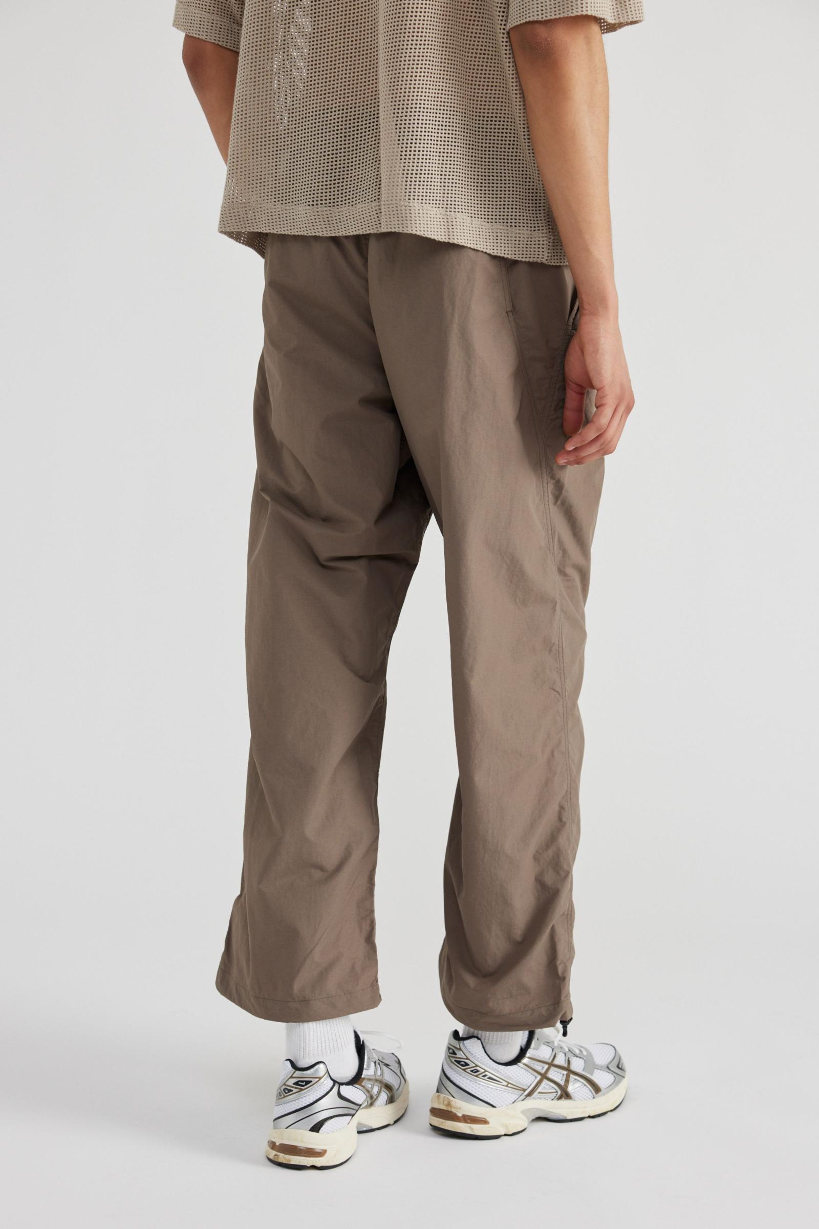 Goldwin Wind Light Easy Pant | Urban Outfitters Hong Kong - Clothing ...