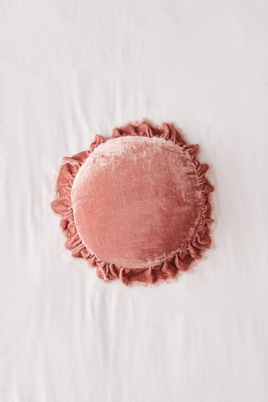 Velvet Ruffle Round Throw Pillow | 香港Urban Outfitters