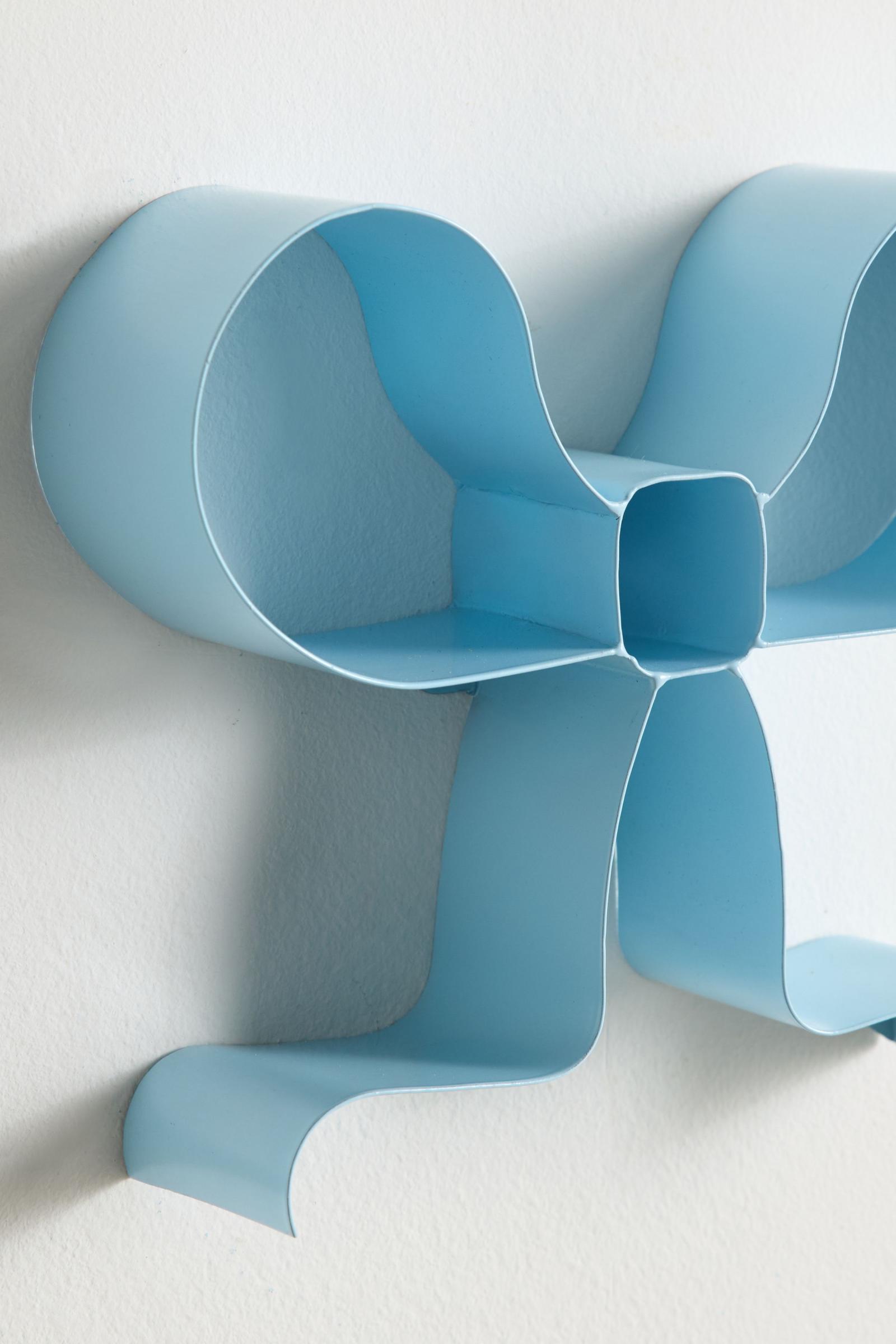 Small Bow Shaped Wall Shelf | Urban Outfitters Mexico - Clothing, Music ...