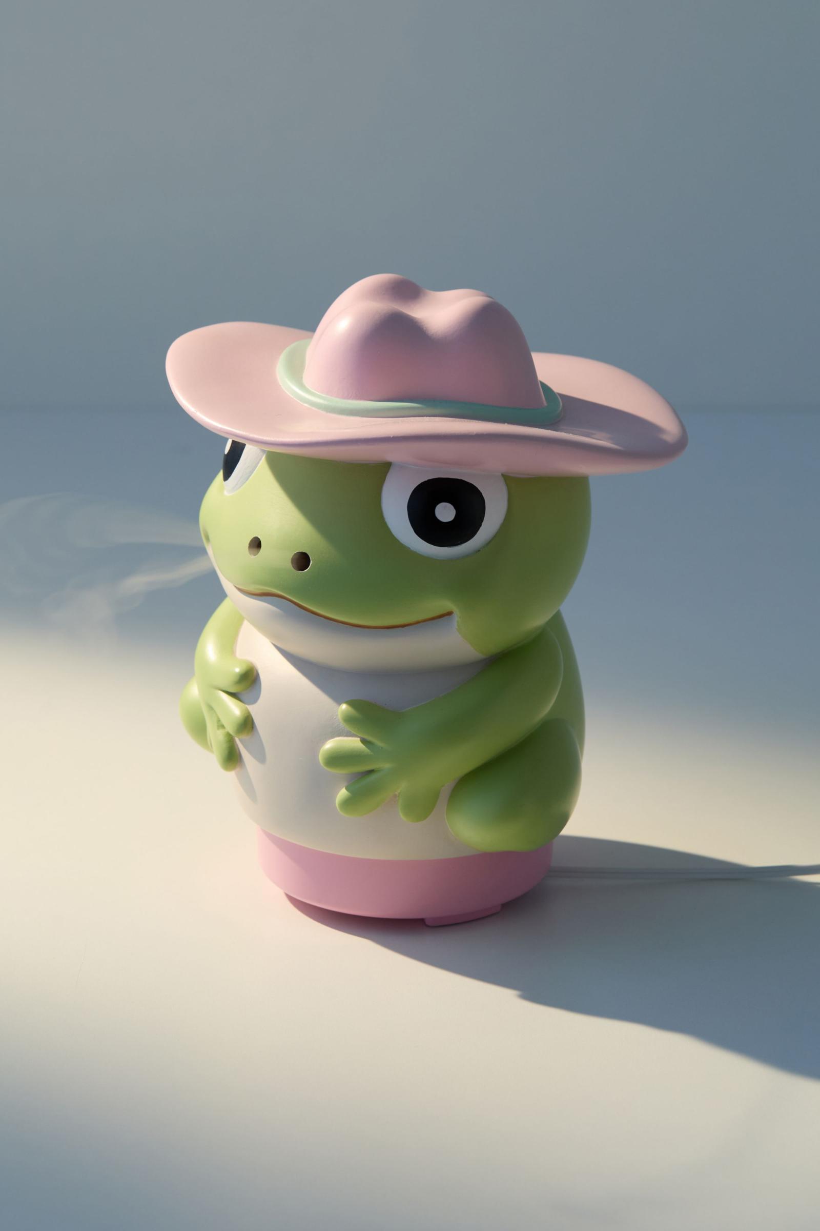Cowgirl Frog Electric Diffuser | Urban Outfitters Japan - Clothing ...
