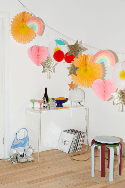 Meri Meri Summer Icon Garland | Urban Outfitters Korea - Clothing ...