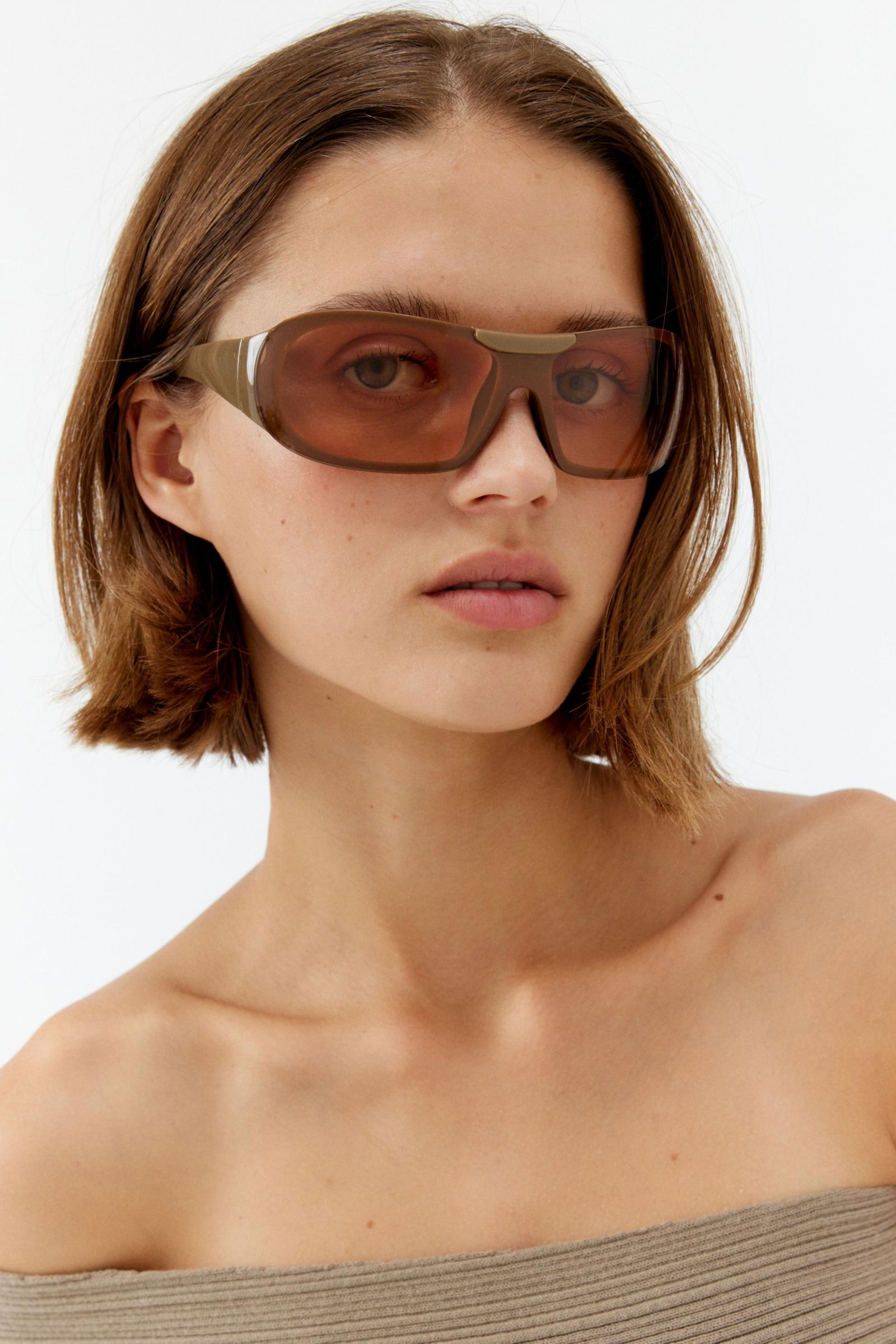 Sienna Plastic Shield Sunglasses | Urban Outfitters Korea - Clothing ...