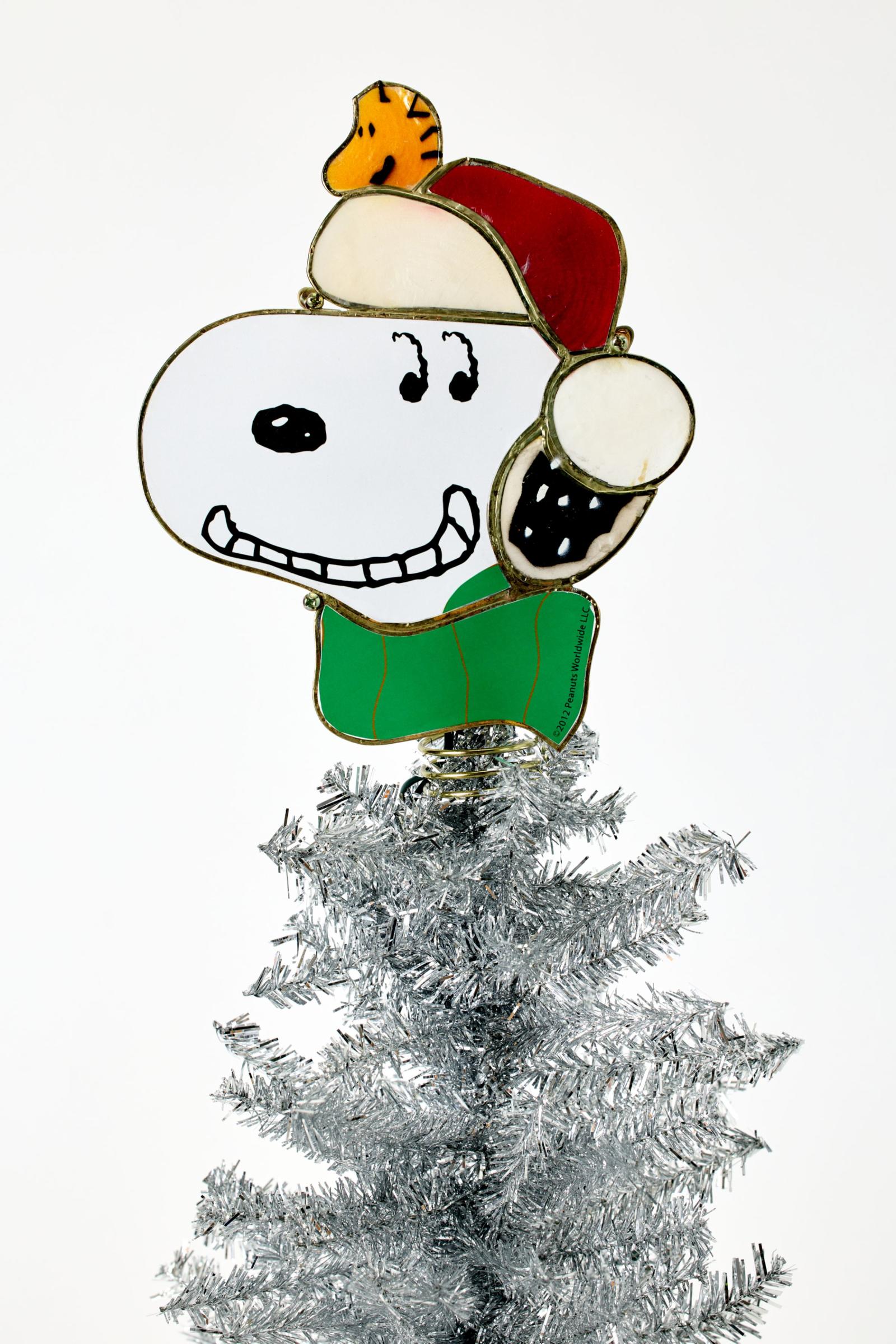 Peanuts Snoopy Lighted Tree Topper | Urban Outfitters Japan - Clothing ...