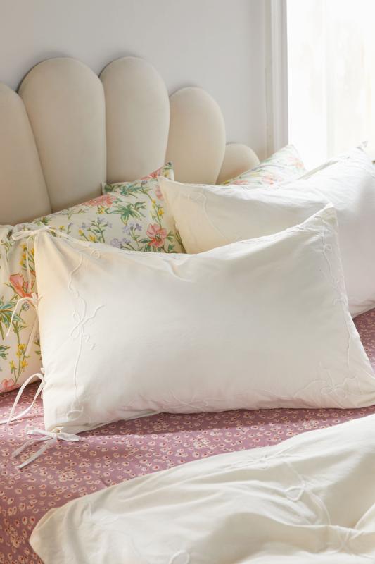 Lacey Bows Embroidered Sham Set | Urban Outfitters Korea - Clothing ...