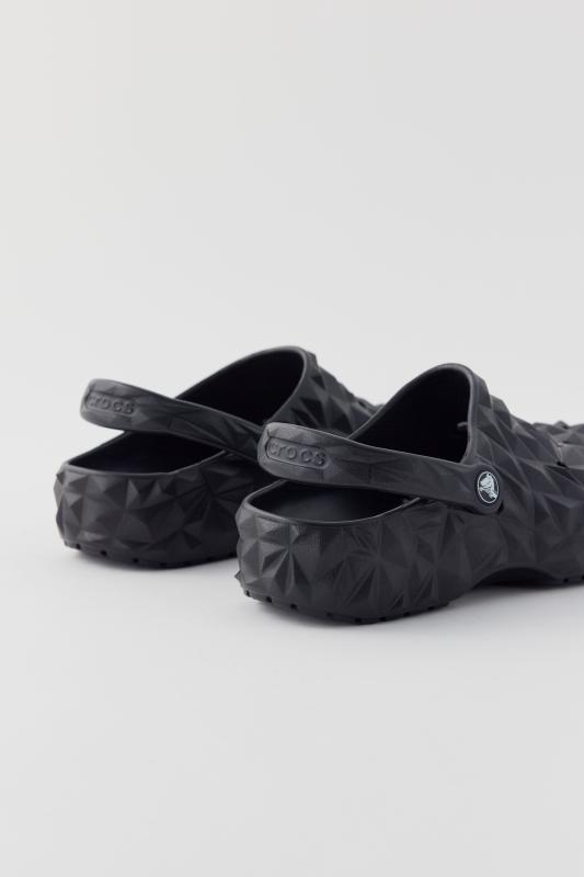 Crocs Classic Geometric Clog | Urban Outfitters Japan - Clothing, Music ...